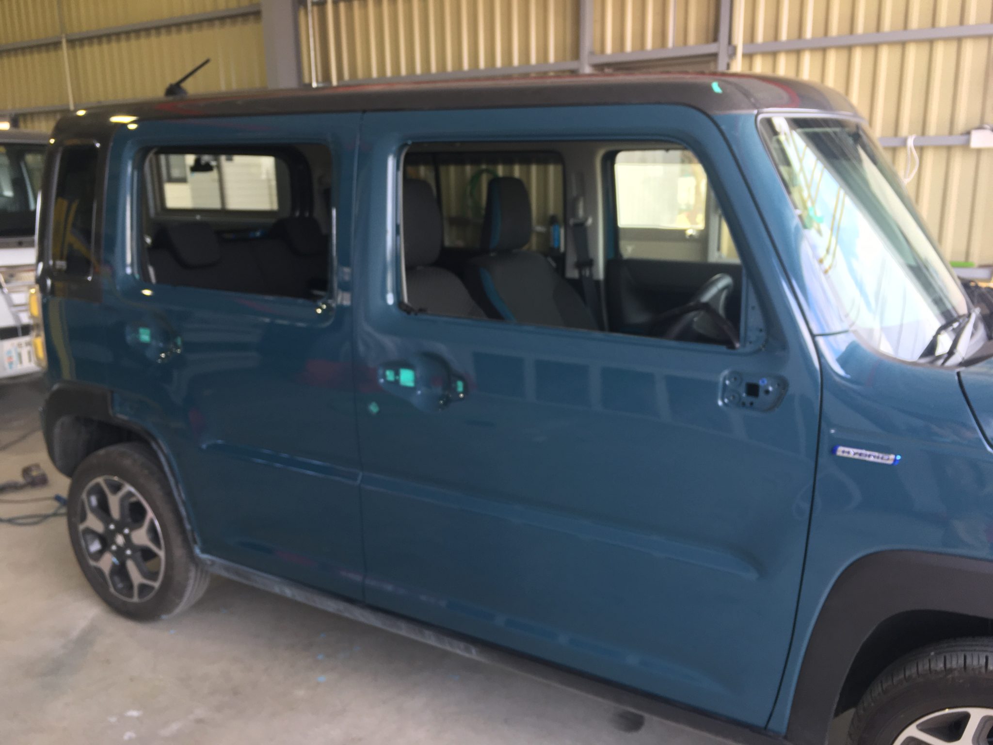 スズキ ハスラー 右フロントドア リアドア鈑金塗装 【鳥栖市のお客様】 | ウチヤマボデー 鳥栖・久留米 自動車鈑金・塗装専門店